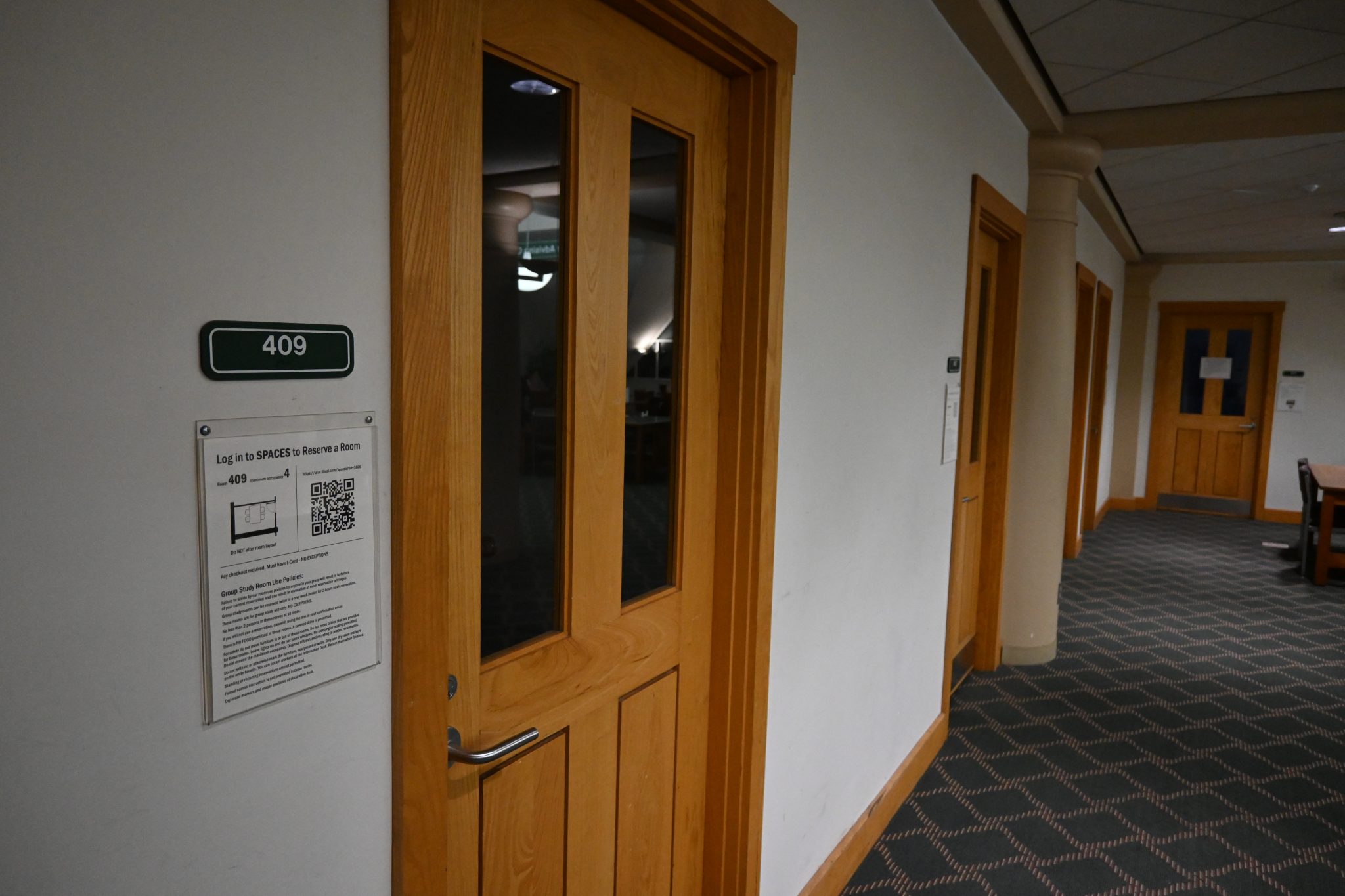 Group Study Rooms | Grainger Engineering Library Information Center ...